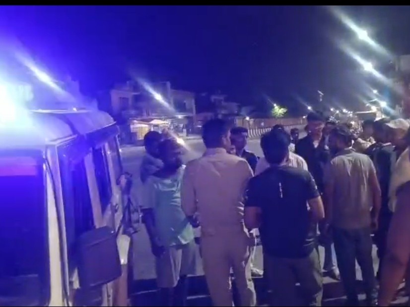 Saharanpur Highway Accident | Tata 407 Hits Rehda Driver Injured