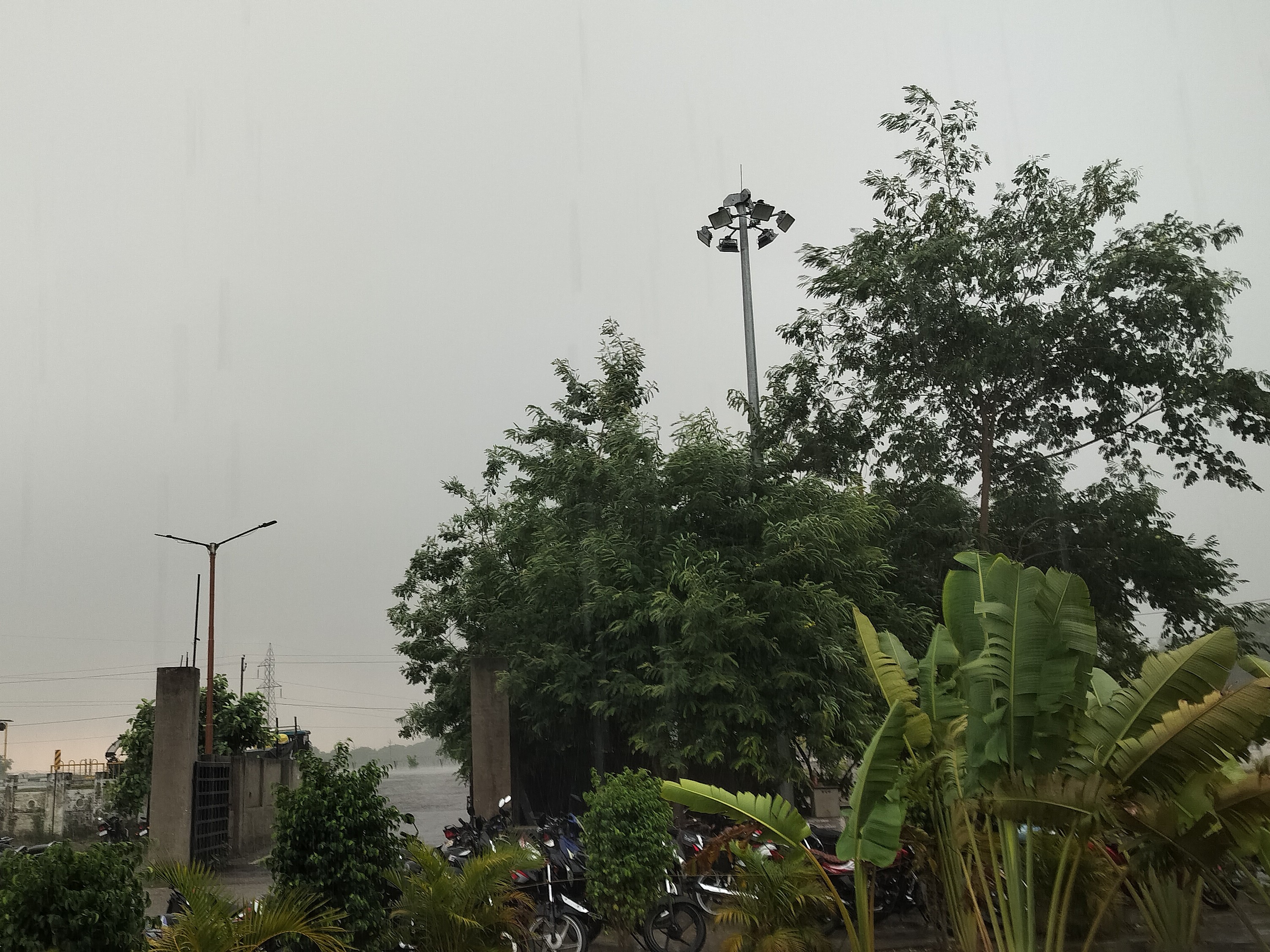 Ayodhya Weather Alert: 35 Degrees, Cloudy Skies, Rain Expected