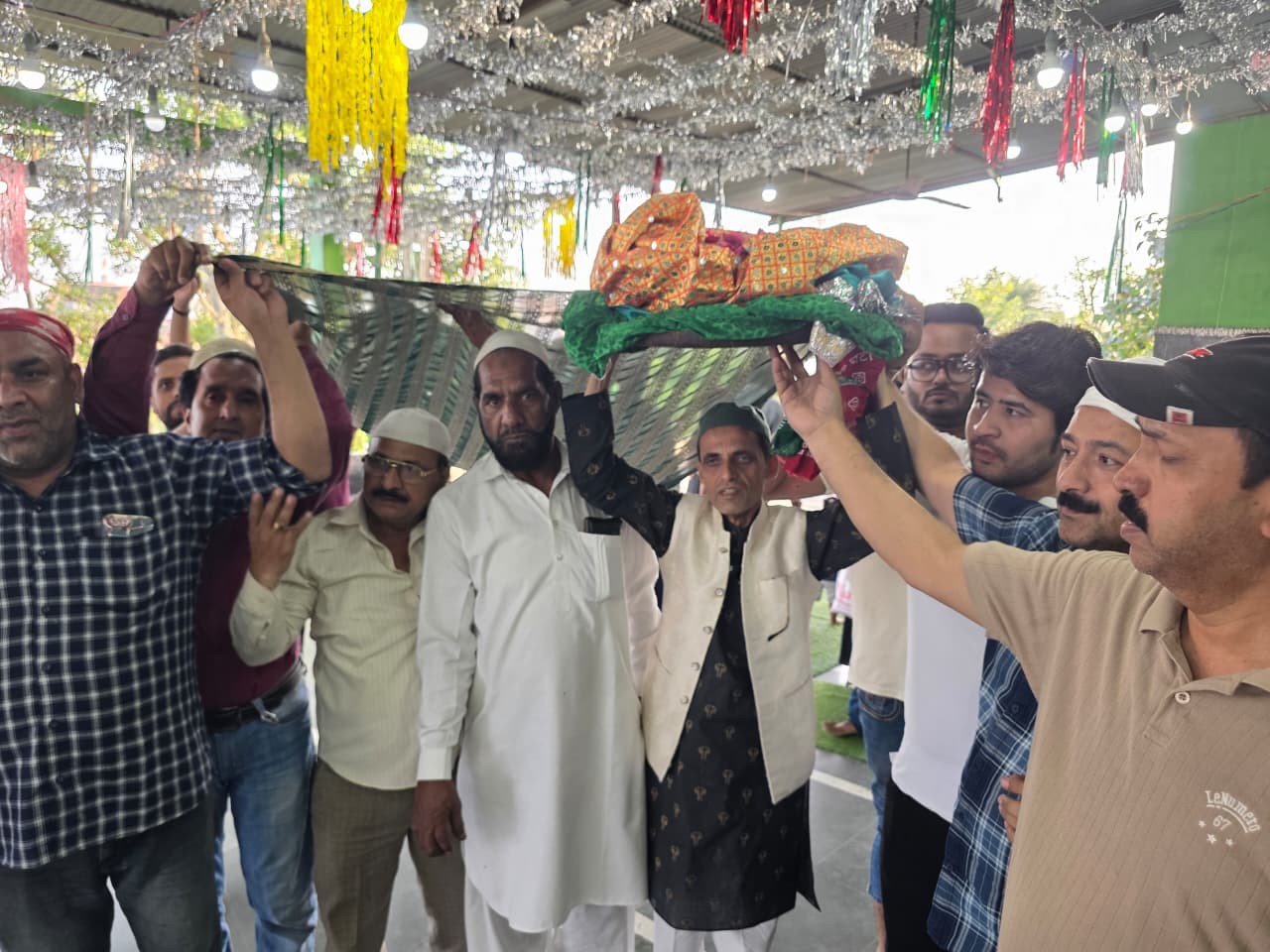 Sambhal Baba Mallik Shah Urs: Peace Prayers by SP Leader Sachin Israeli