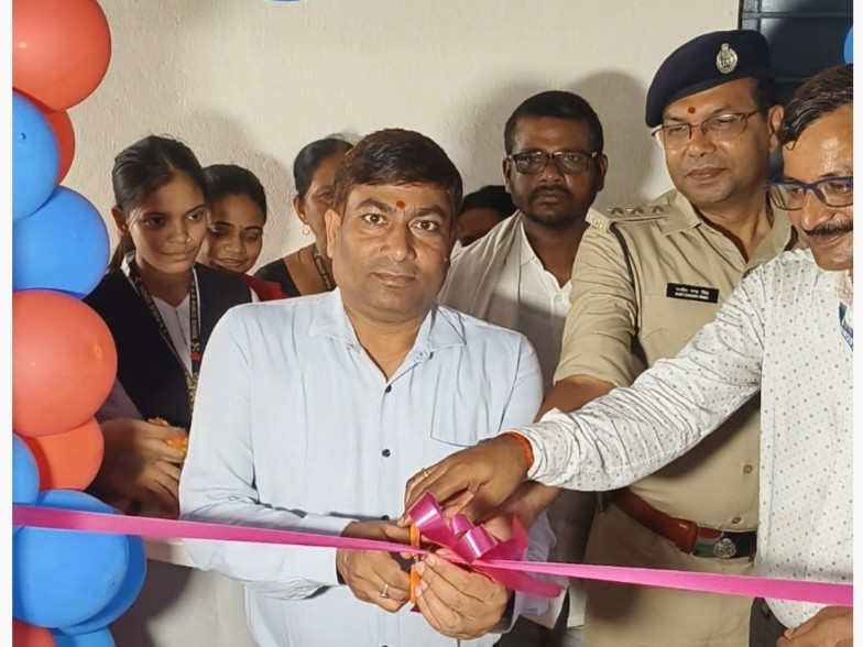 SDM Inaugurates Robo AI Lab in PaliGanj for Students Tech Knowledge