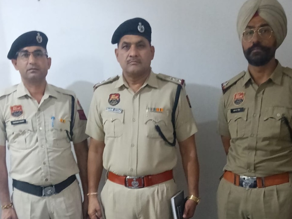 Sirsa Police Raid All Ways Hotel Youth And Women Found Compromising ...