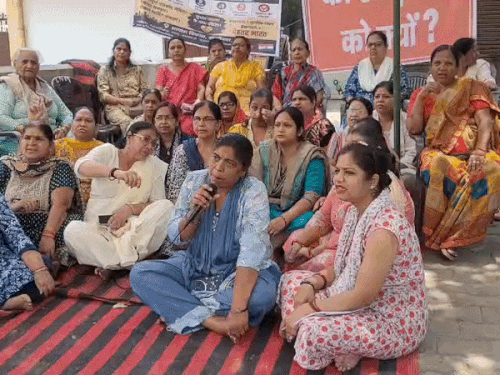 Central Market Protest: Shastrinagar Womens Dharna Continues After Month