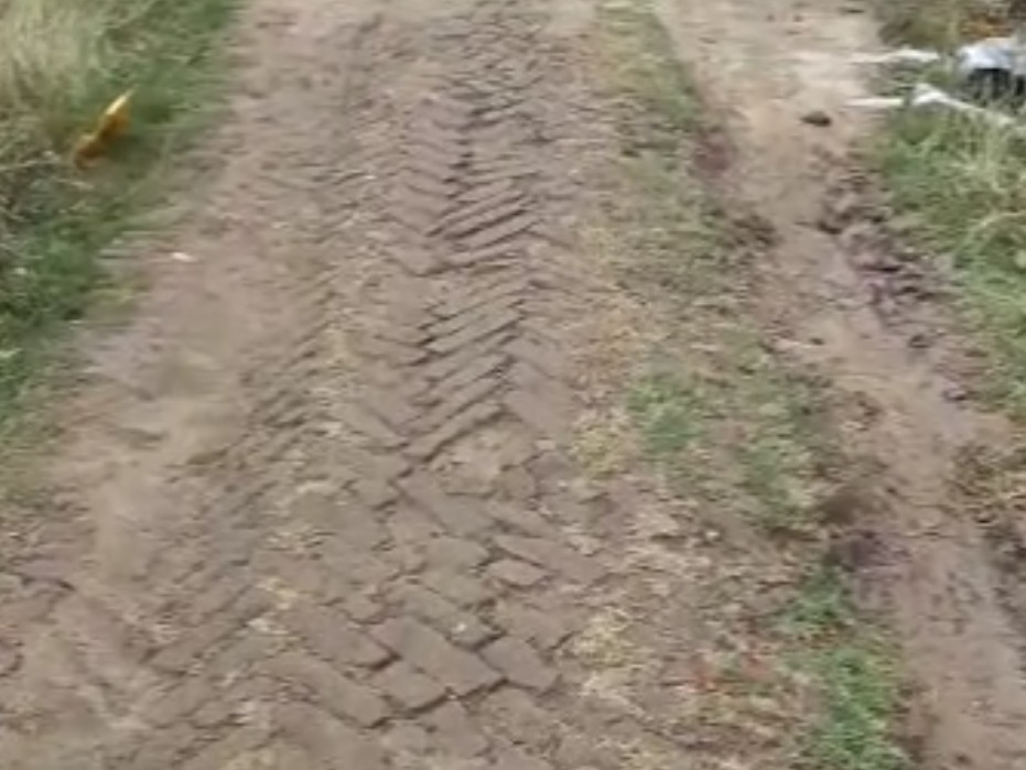 Mujhna Road Condition | Villagers Demand Repair; UP