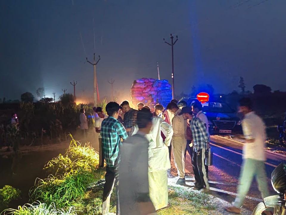 UP Bike Accident: Asomali Singhpurani Road, Pali Village; Rider Injured