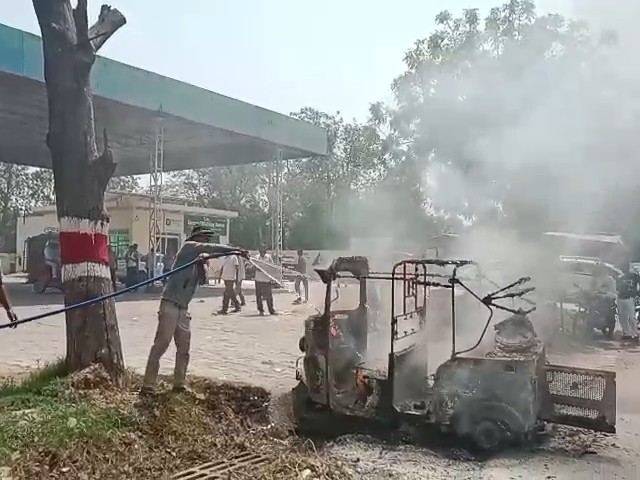 Mathura CNG Pump Fire: Auto Catches Blaze, No Casualties