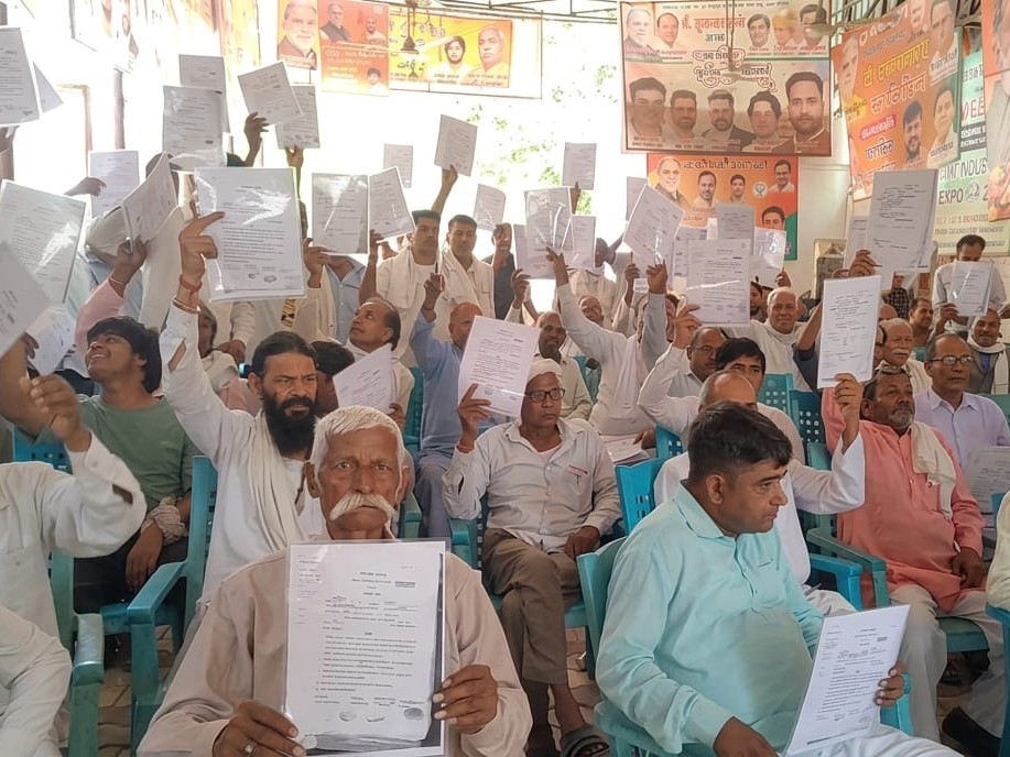 Central Minister Gujar Gives Plots to Beneficiaries; Says Dream of ...