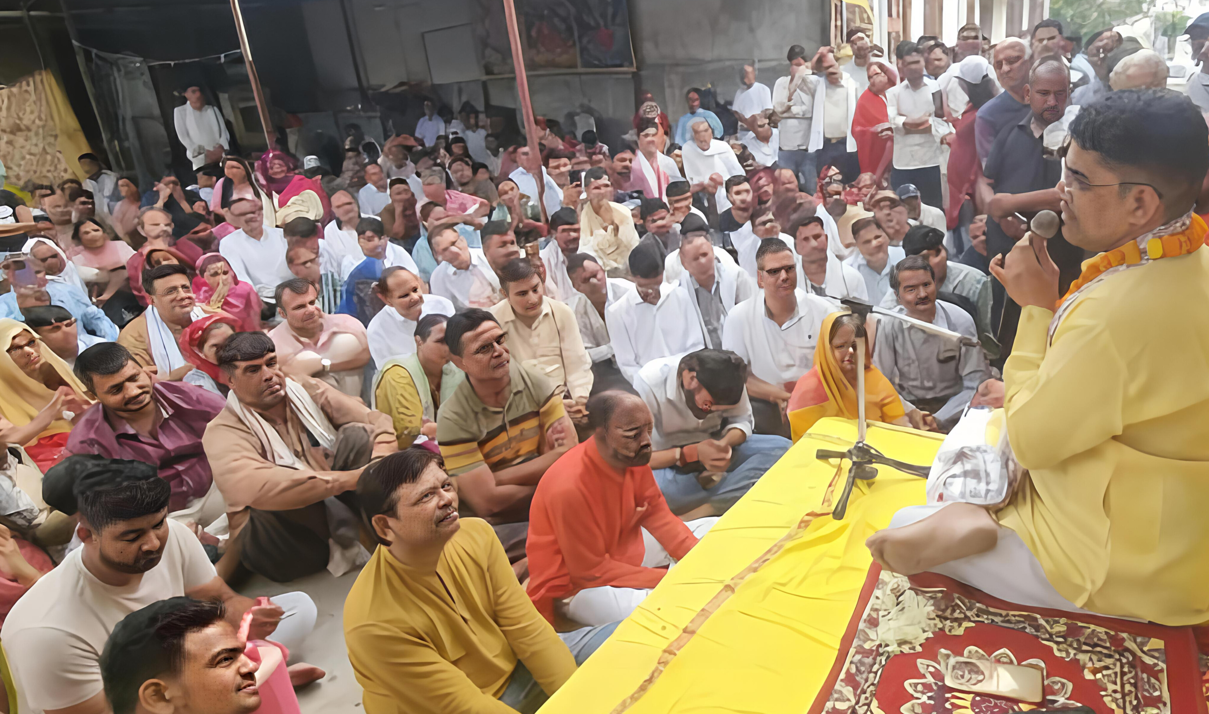 Crowds of devotees gathered for the Lakshmi ritual.