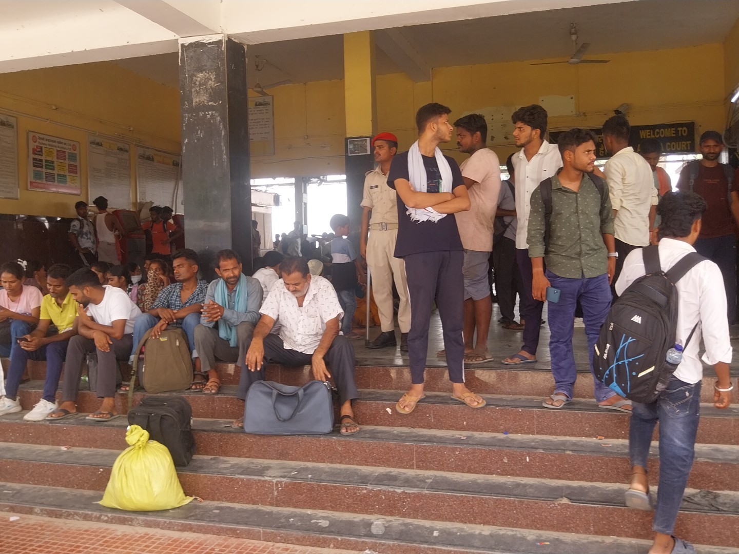 Araria Sepoy Recruitment Exam Travel Hassle | Extra Security Bus Stands