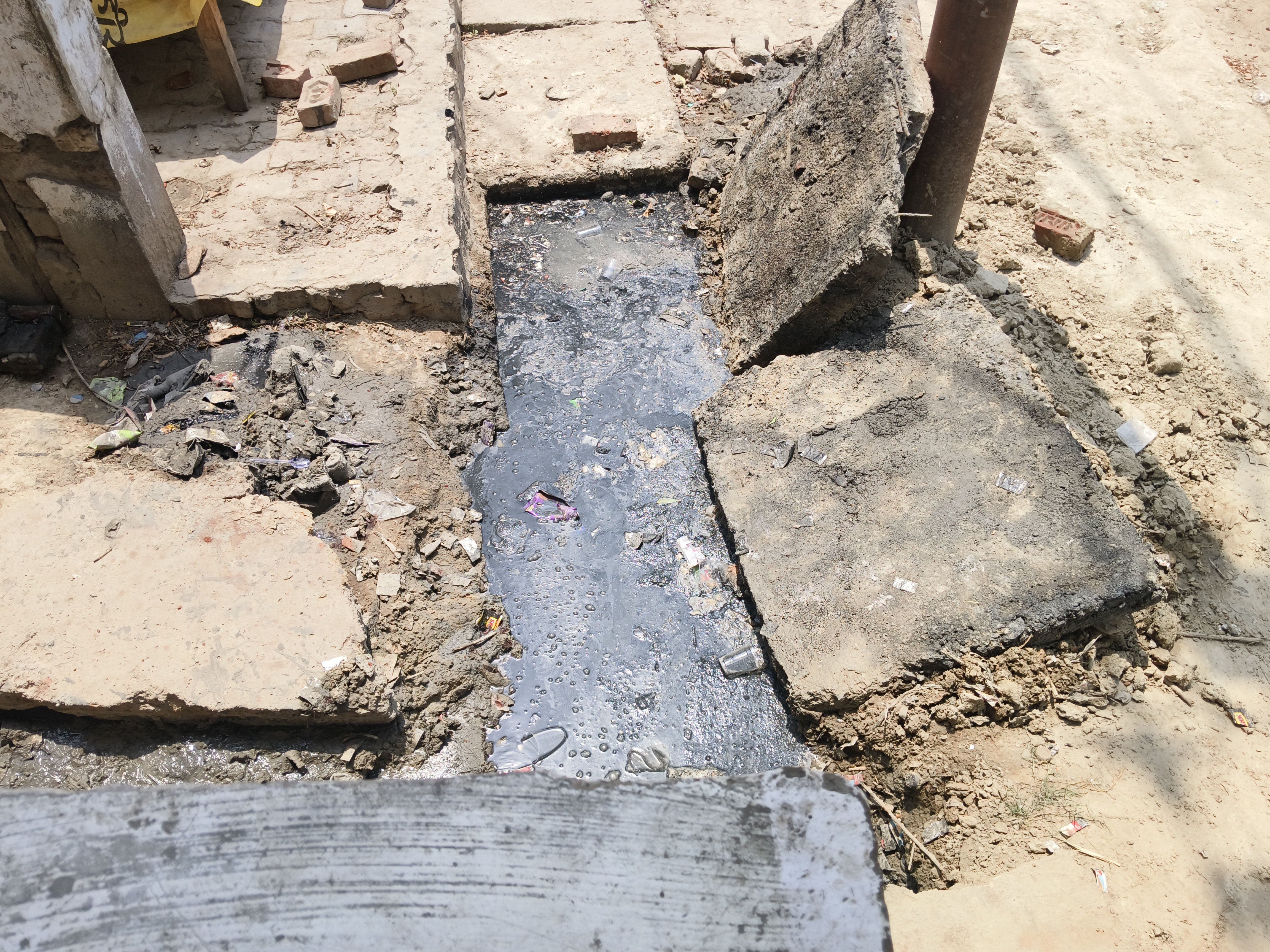 Bela Open Nalas Jam: Disease Risk Rises, Residents Demand Cleaning