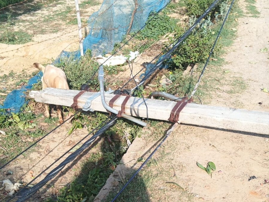 Fatehpur Power Outage | Wire & Pole Breakage Disrupts Supply