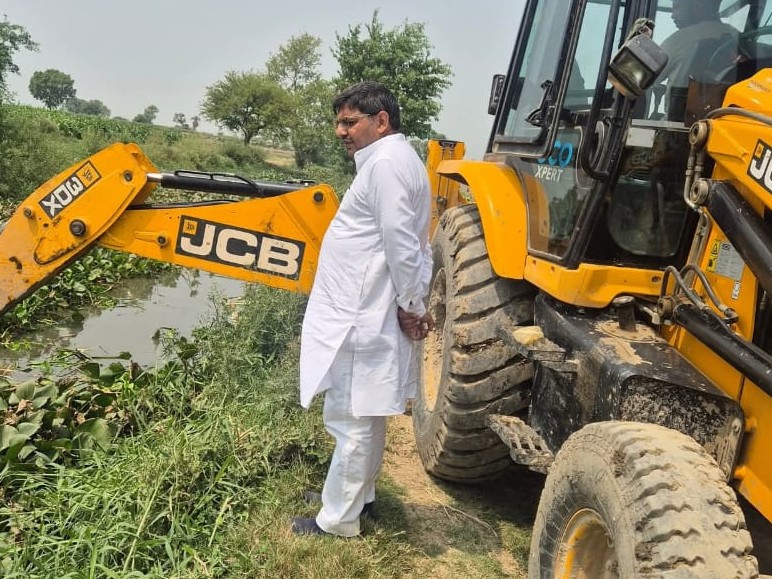 Mathura Baraka Drain Excavation Complete | RP Singh Farmers Get Flood ...