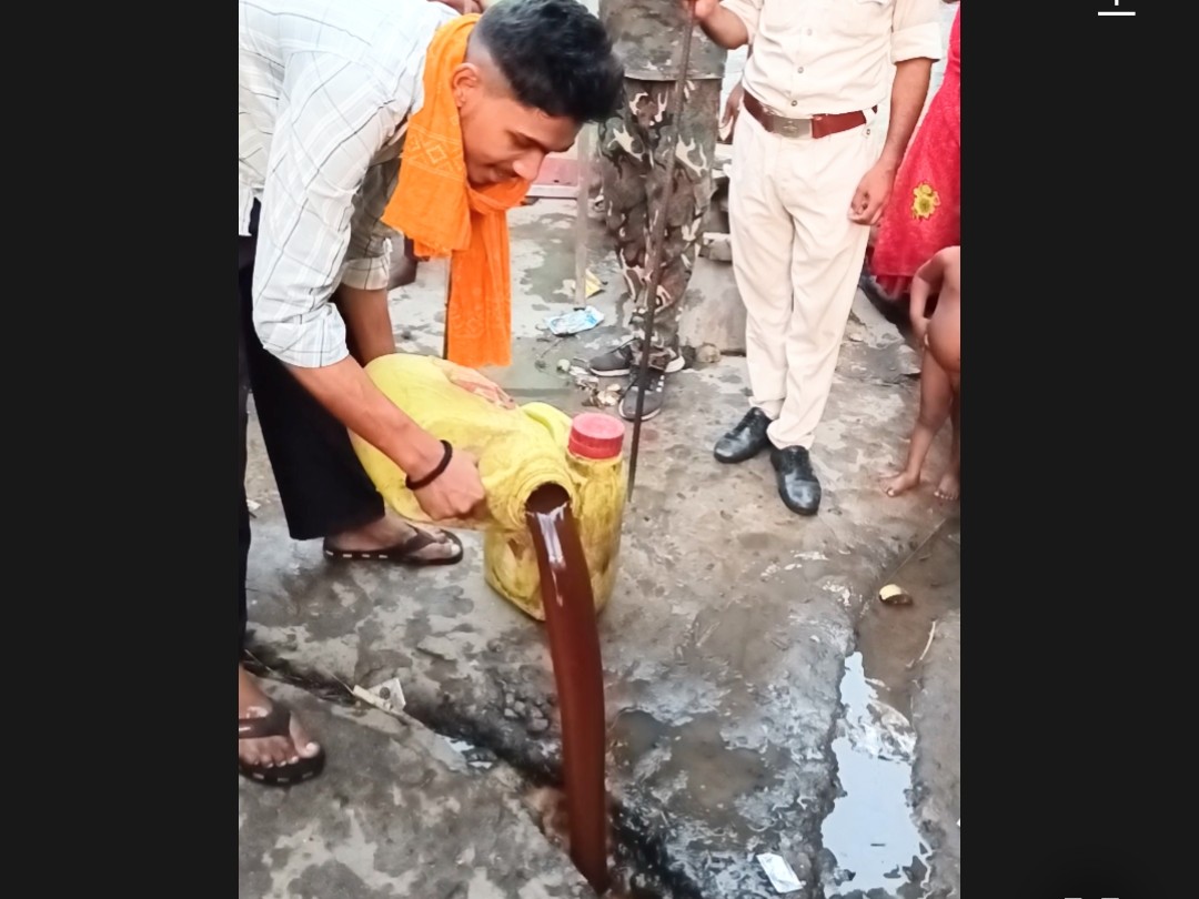 Keshth Bihar Illegal Liquor Destroyed | 600 Liters Mahadalit Basti Raid