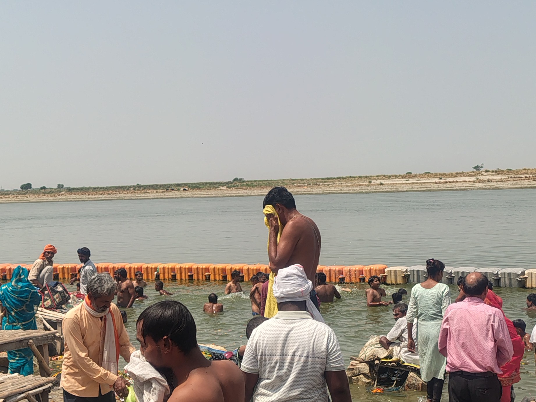 Shanta Devi Ghat Sees Pilgrim Flood on Amavasya Ganga Snan