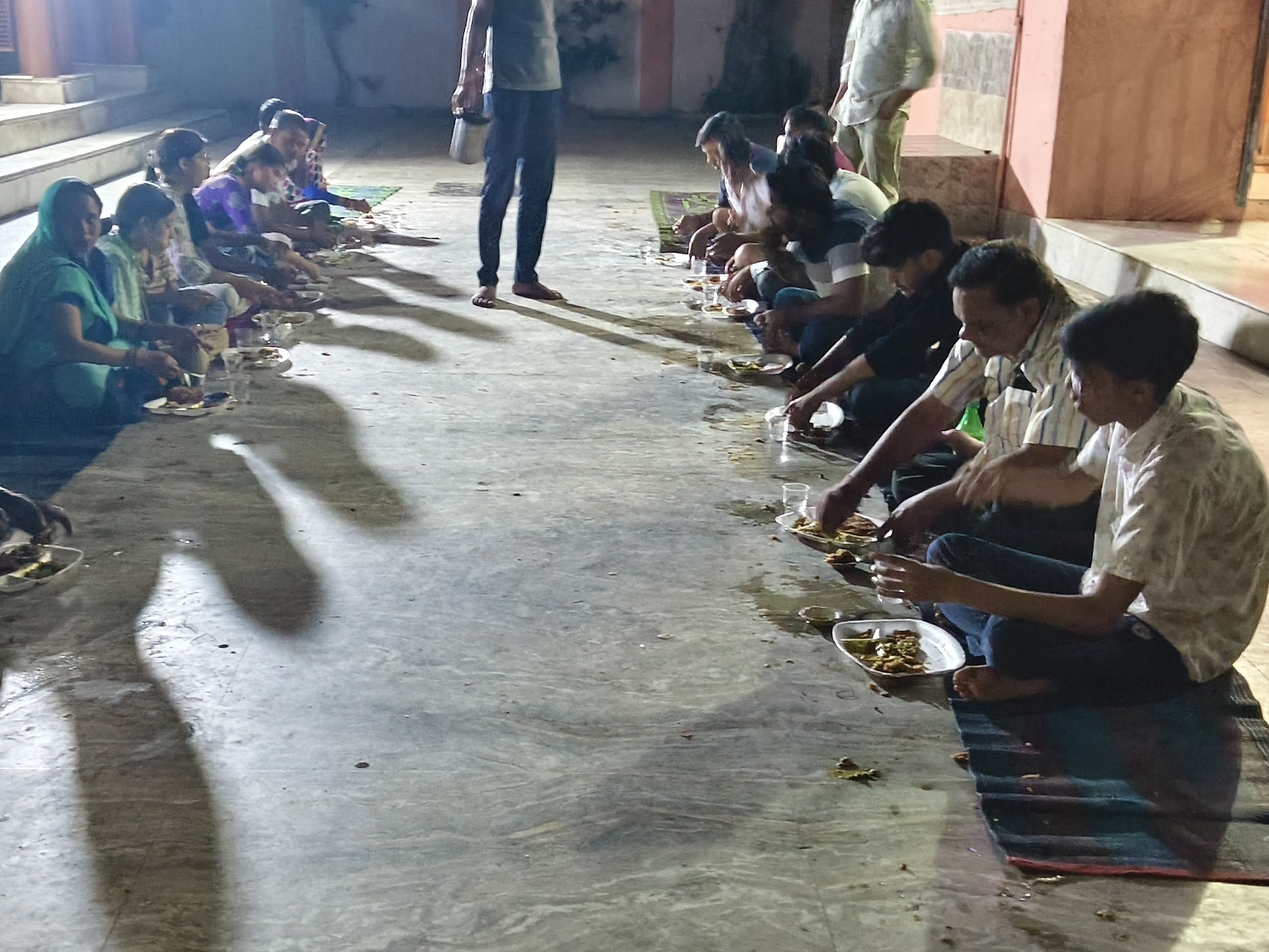 Badaun: Thousands Devotees Darshan Prasad | Mangla Mata Mandir Amavasya ...