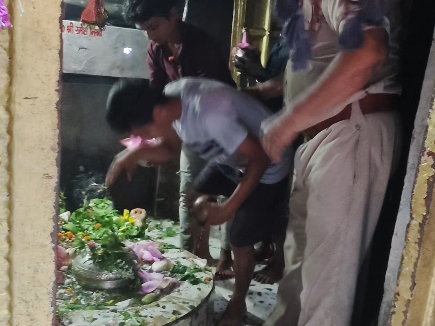 Jharkhandi Baba Mandir Malmas Monday Jallabhishek | Shravasti Crowd