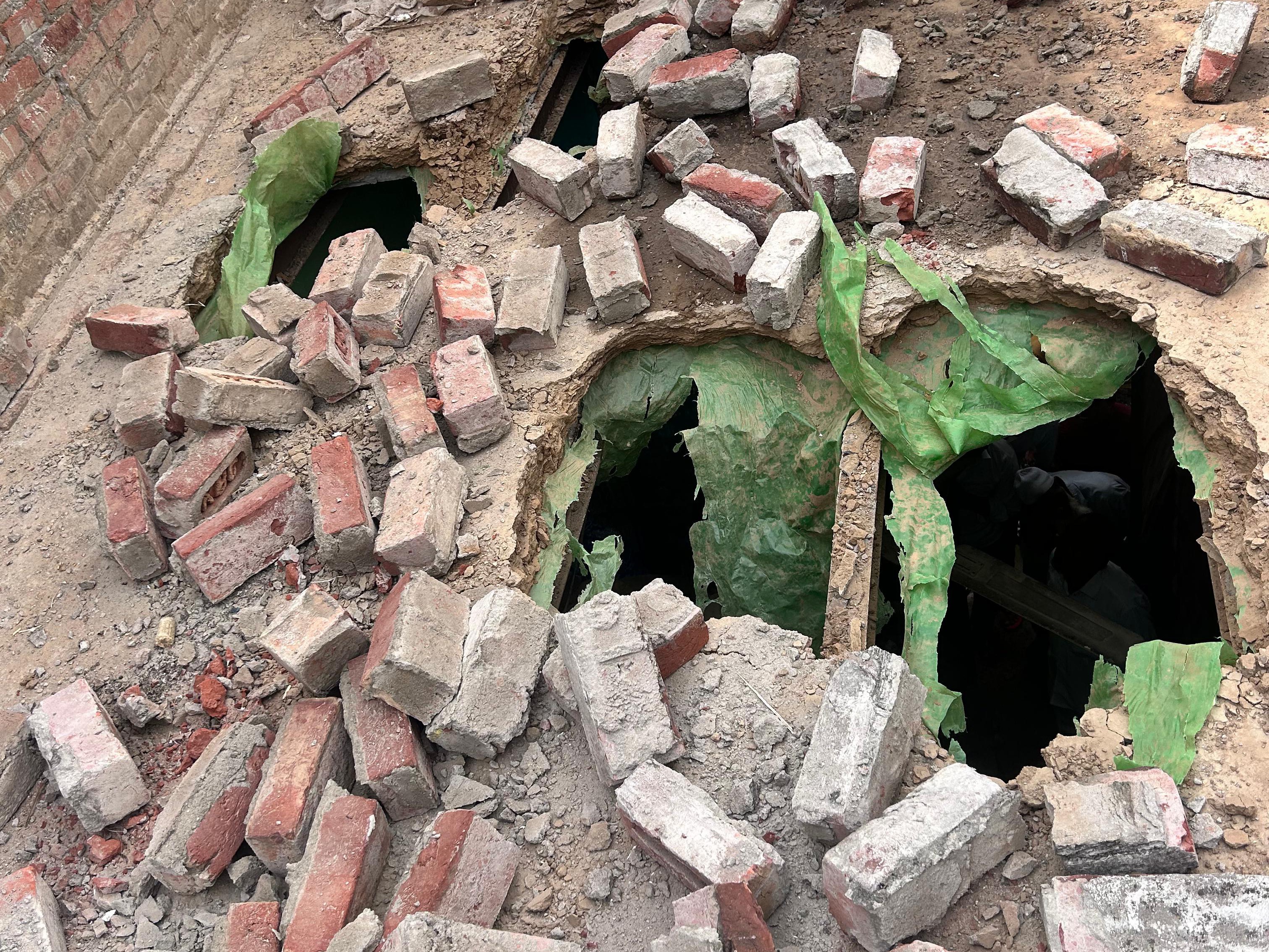 Ratol Roof Collapse | Water Tank Falls, Damages Home; 1 Lakh Loss