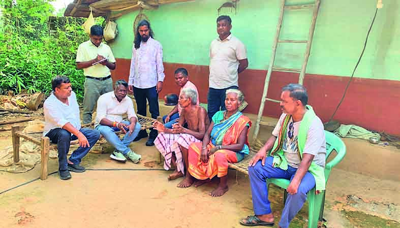 With the efforts of MLA Somesh Soren, the body of Pudgi Murmu, a ...