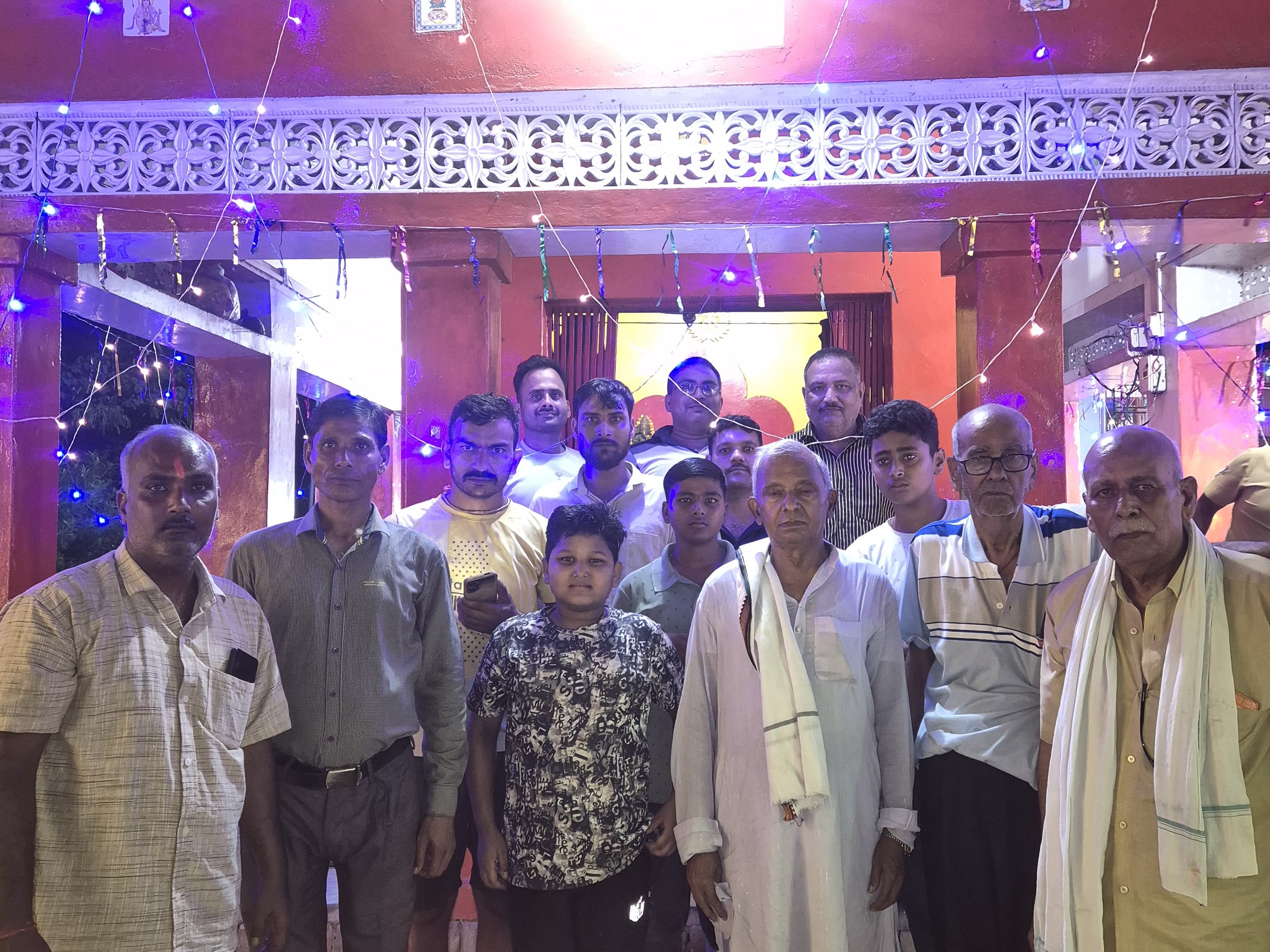 Mangari Shuklahia Ram Darbar Mandir Varsigath: Huge Bhandara, Jai Shri ...