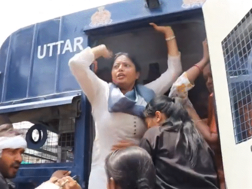 Pallavi Patel Protest Varanasi | 100 Supporters Detained | NEET Leak