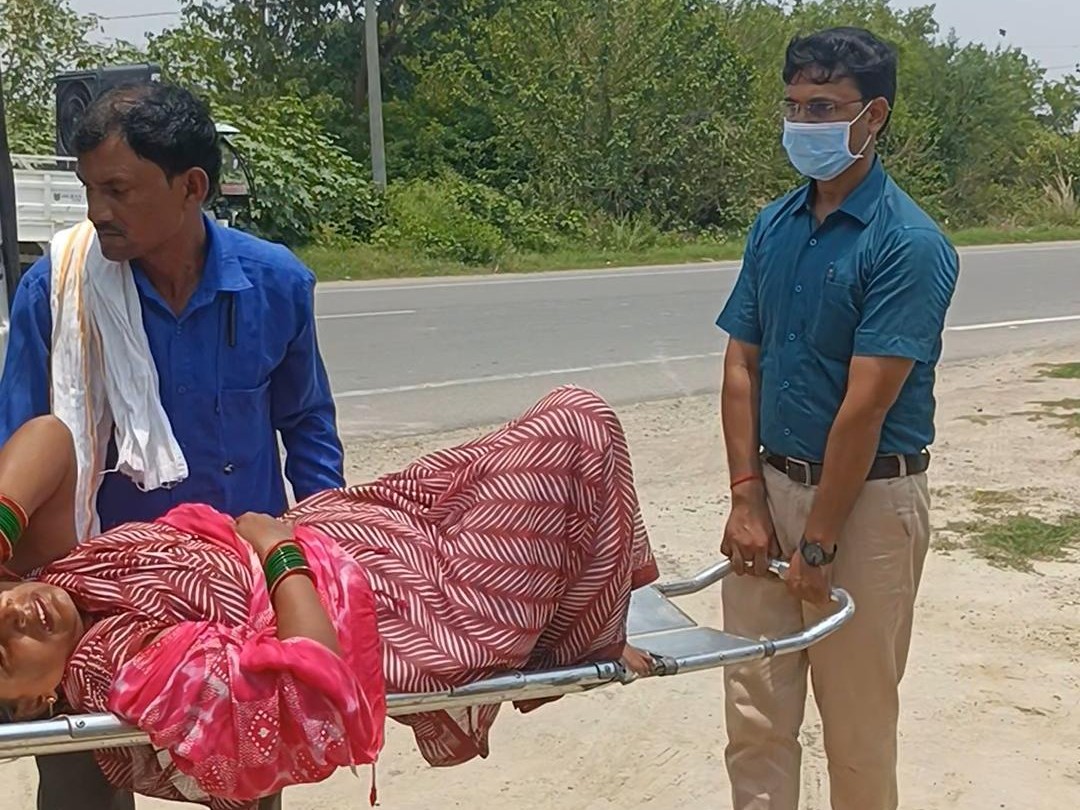Basti Accident: Woman Critically Injured, Dr. Prem Tripathi Rushes Her ...