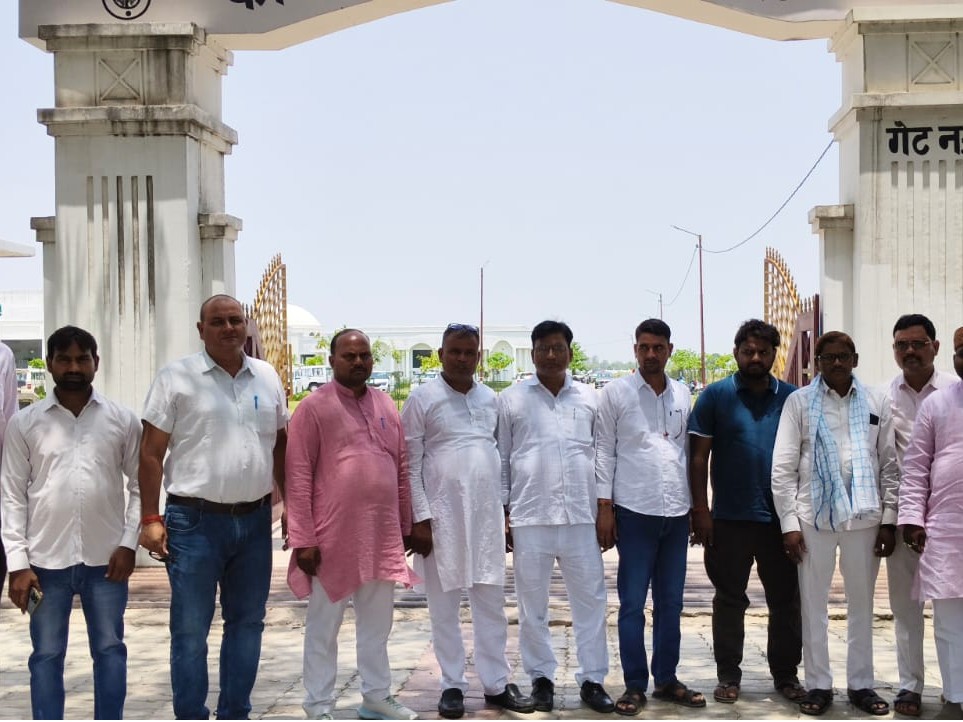 Amethi Gram Pradhan Demand Gaushala Management by Local Swayam Sahayata ...