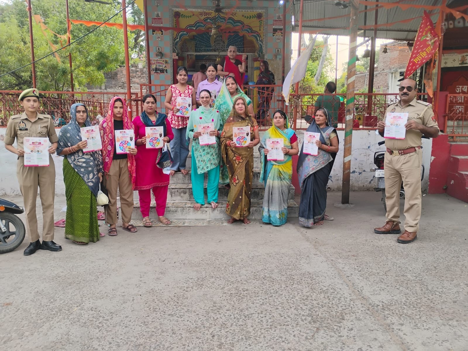 Mission Shakti Jhansi: Police Choupal Addresses Womens Issues, Offers ...