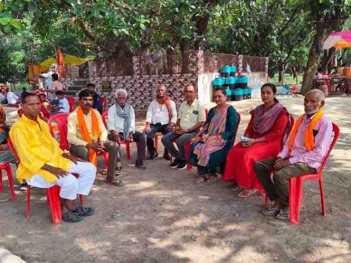 Lucknow Bade Mangal: Team Rajeshwar Prasad Grahan