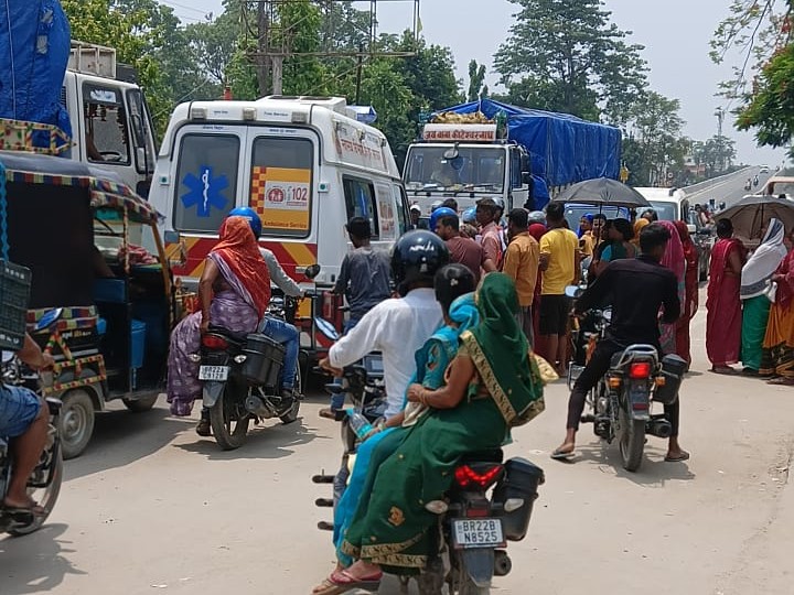 Bagaha NH-727 Jam | Farmers Protest Urea Shortage
