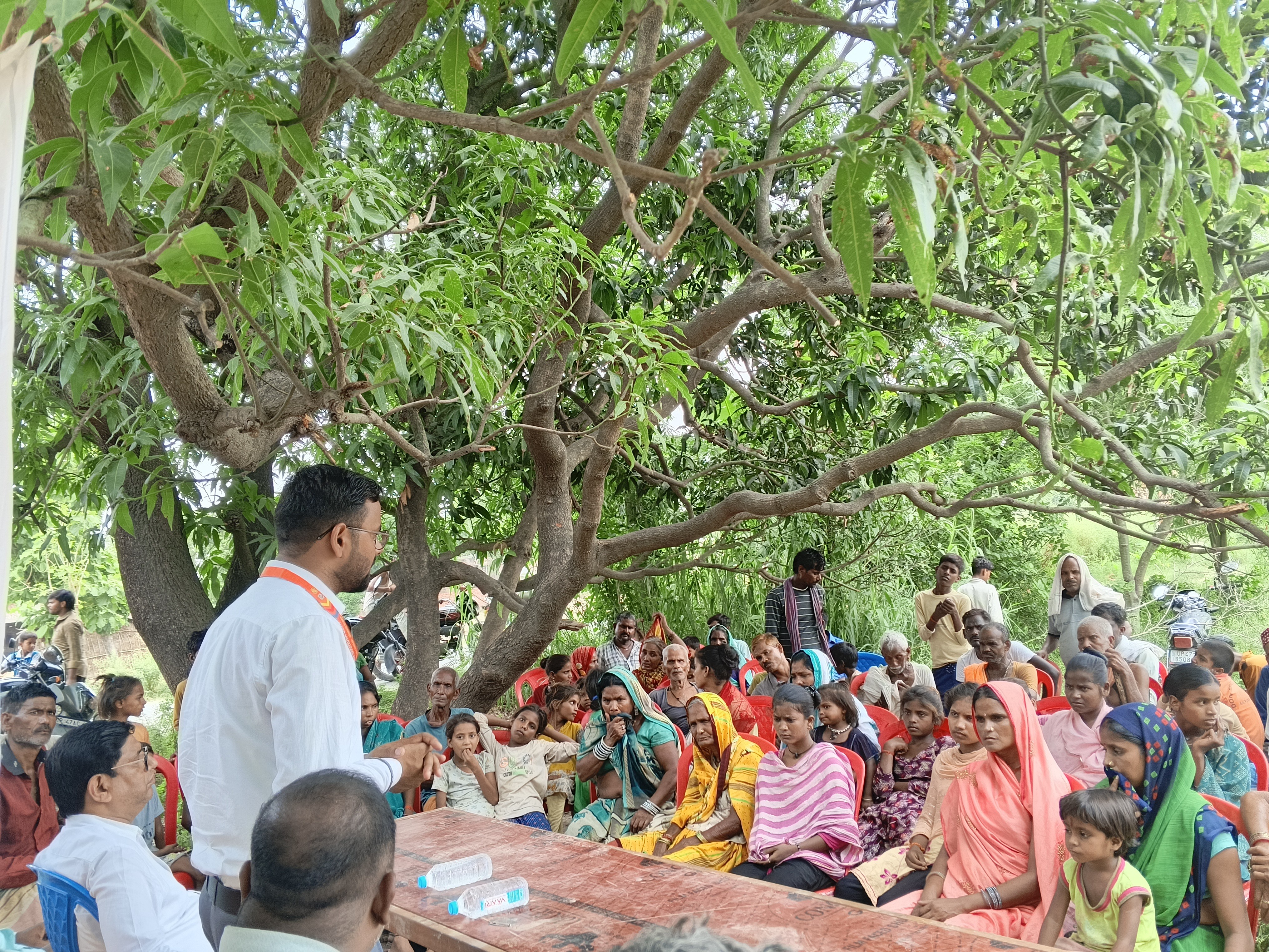 Manahwa Kisan Khet Bachao Abhiyan: Fertilizer & Worm Conservation