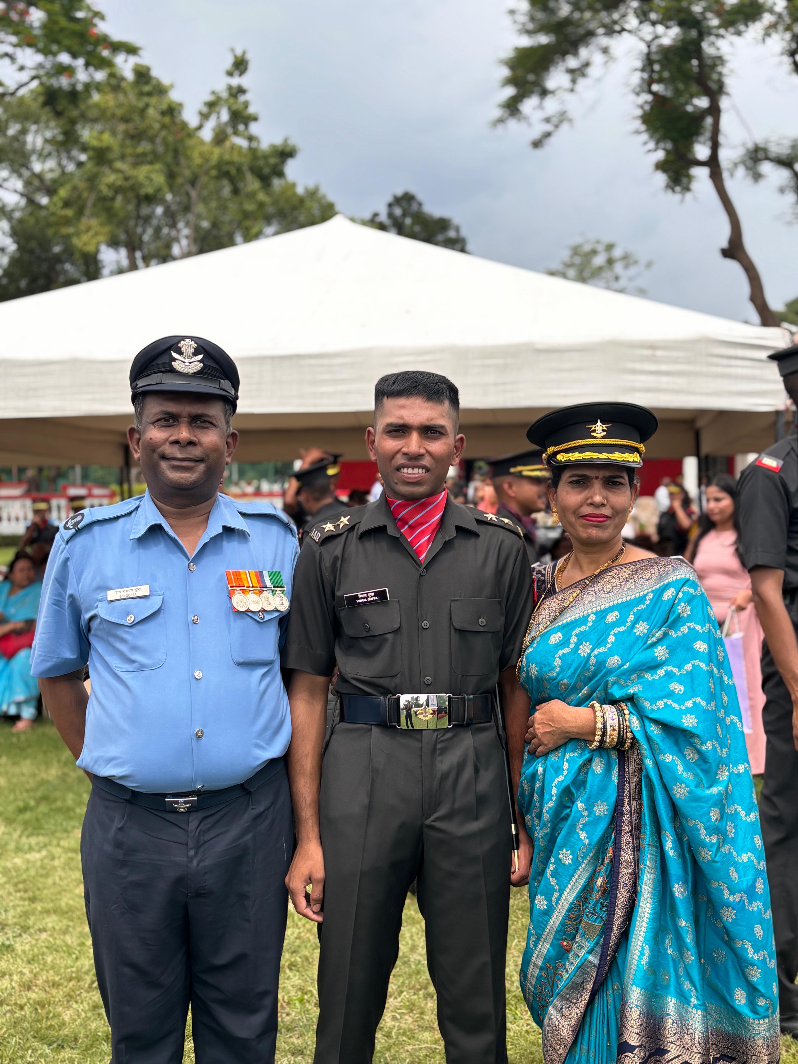 Vishal Gupta of Sheohar succeeded in CDS, became Lieutenant in the Army