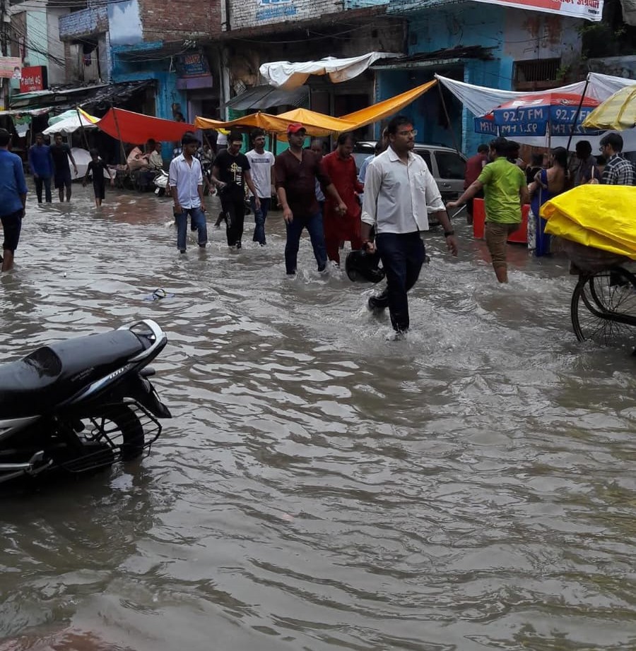 Kanpur Paramat Ward 42: Govt Hospital, Baratshala Demand & Garbage Neglect