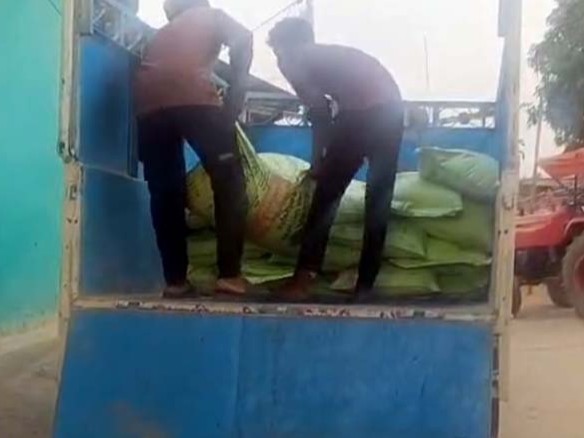 Raigarh Fertilizer Scam | 52 Bags DAP Khad Seized, Shop Raid