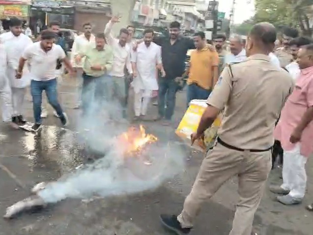Neemuch Congress Protest | Election Commission Putla Foonka, Form Rejected