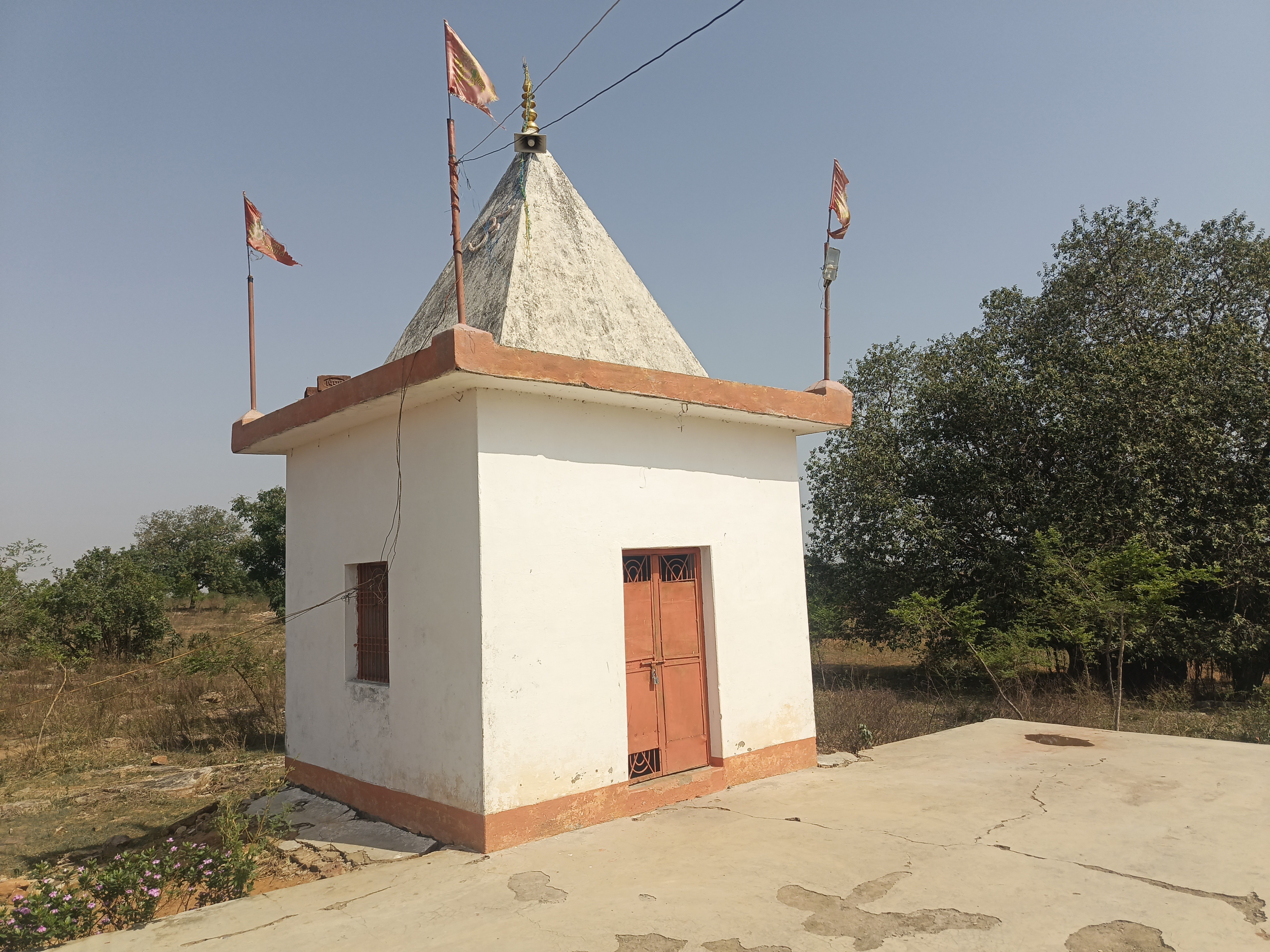 Tenduhar Shiv Mandir Crumbling | Cement Floor Damaged, Repair Demand