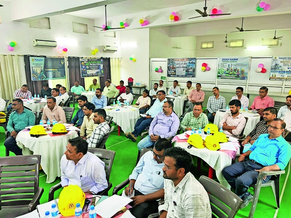 Tips given to adopt safe behavior, emphasis on making the workplace ...