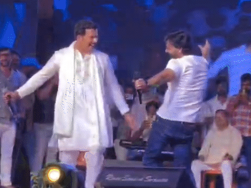 Pawan Singh Program Ballia Lathicharge | Crowd Control Chaos