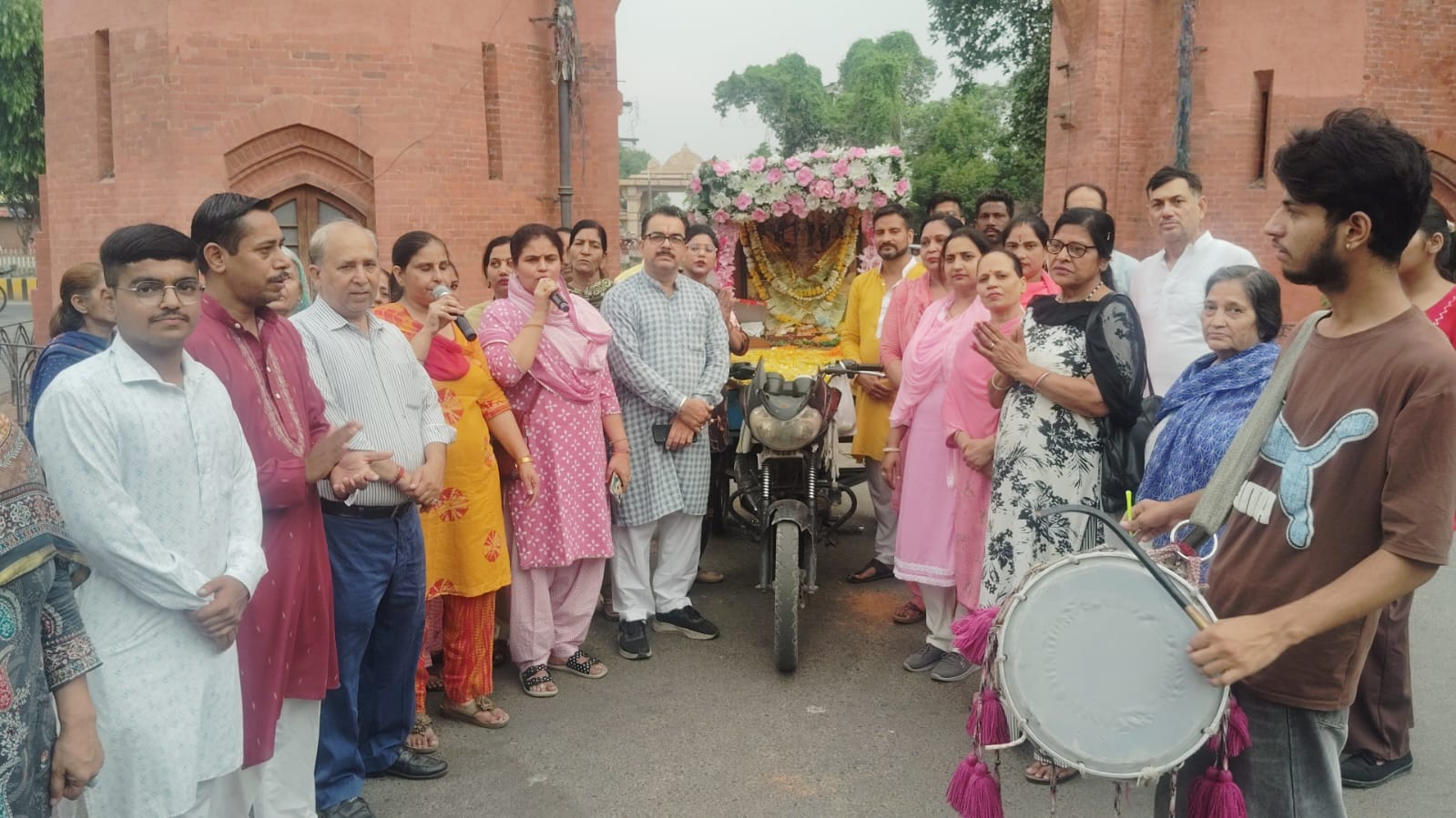 Prabhat Pheri on the foundation day of Shri Lakshmi Narayan Temple of ...