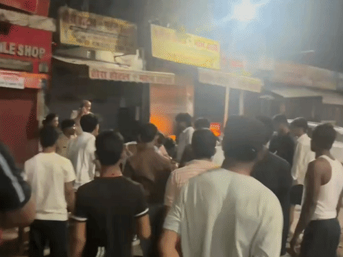 Patna Kargil Chowk Chaos: Police Attacked During Late Night Brawl