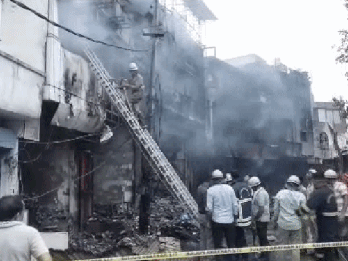 Rohtak Market Fire: Shopkeeper Rescues Pregnant Woman | Model Town Blaze