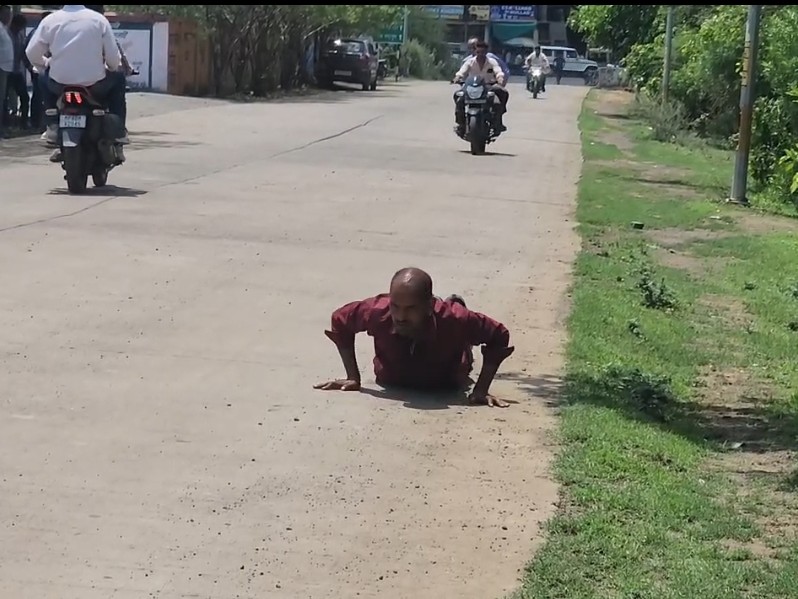 Vidisha Land Dispute Protest | Youth Demands Action at SP Office
