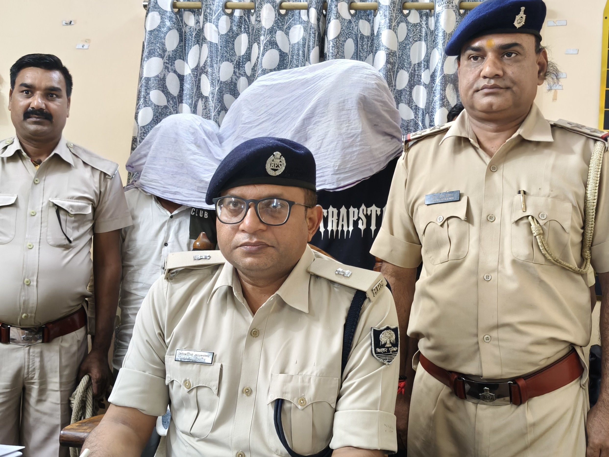 Sitamarhi Police Arrest 3 Criminals With Pistol, Magazine, Cartridges