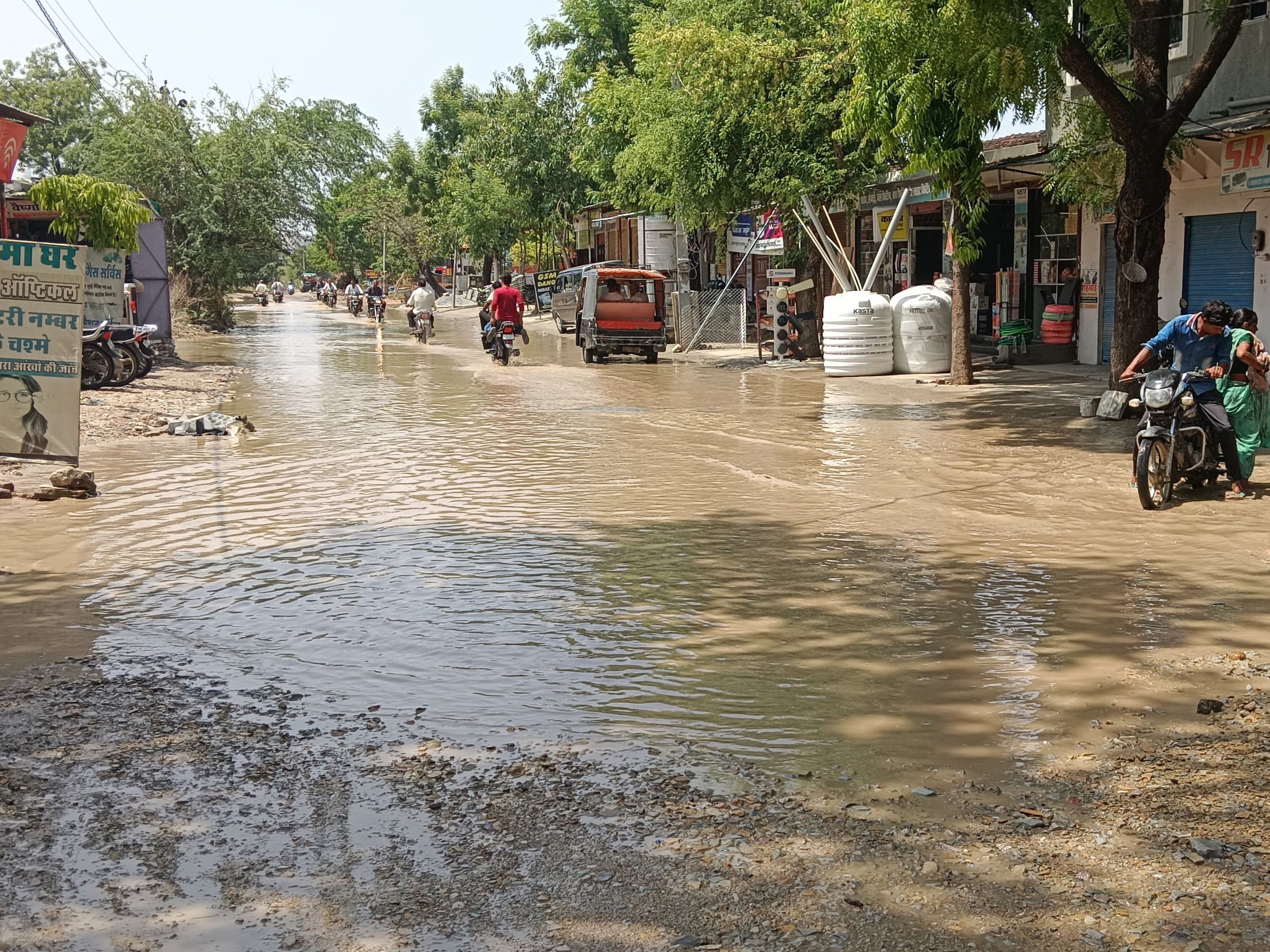 Nikumbh Choraha Waterlogging | Public Works Department Neglect