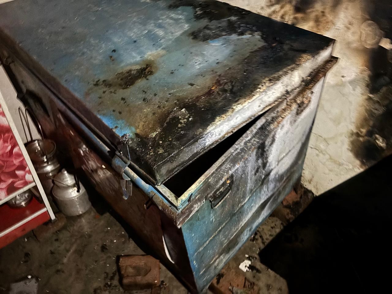 Anupshahr Kinnar House Fire | LED, Clothes, Cash Burnt