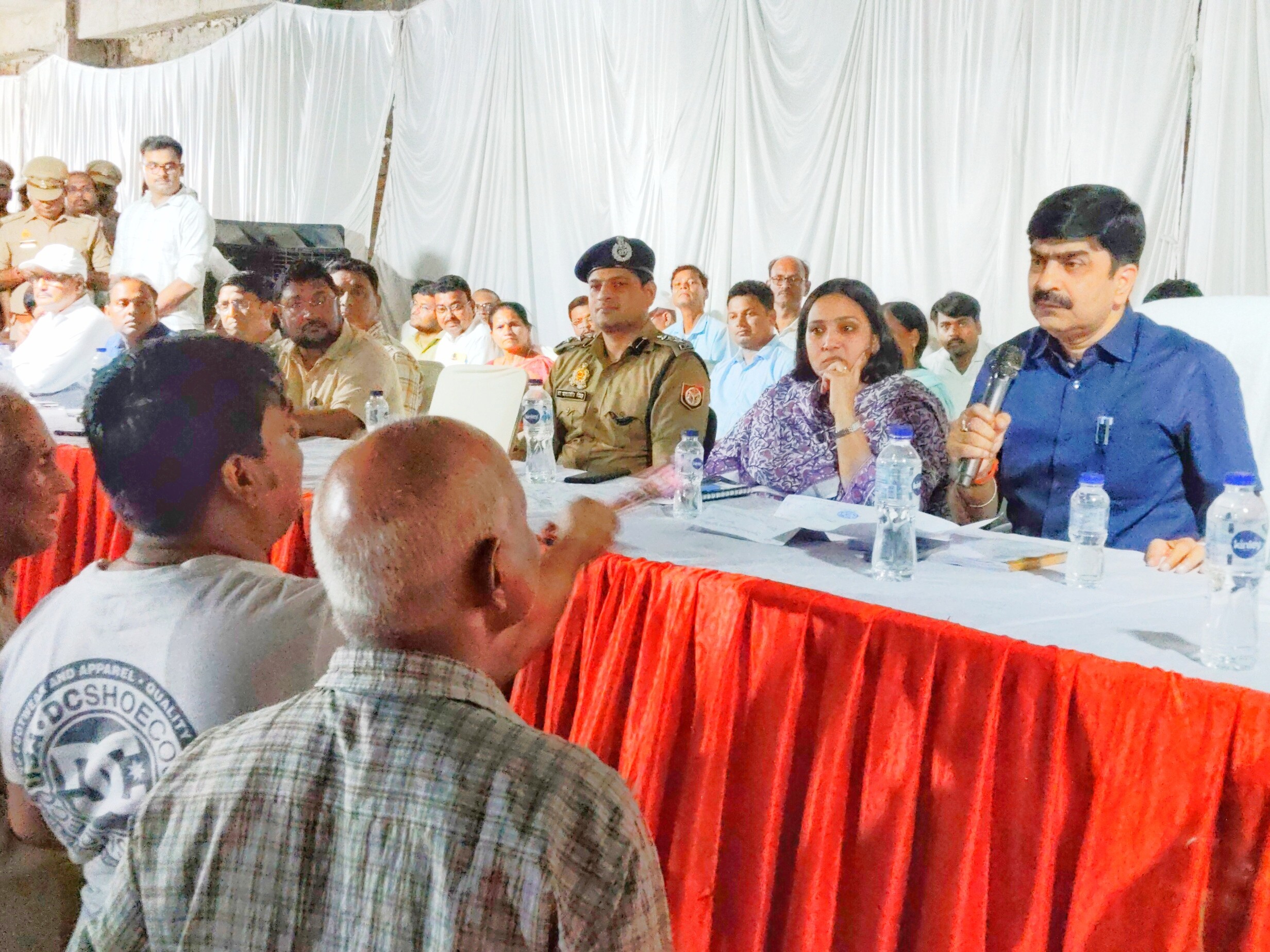 Basti Shreepalpur Gramin Chaupal: Commissioner, DIG, DM Resolve Issues