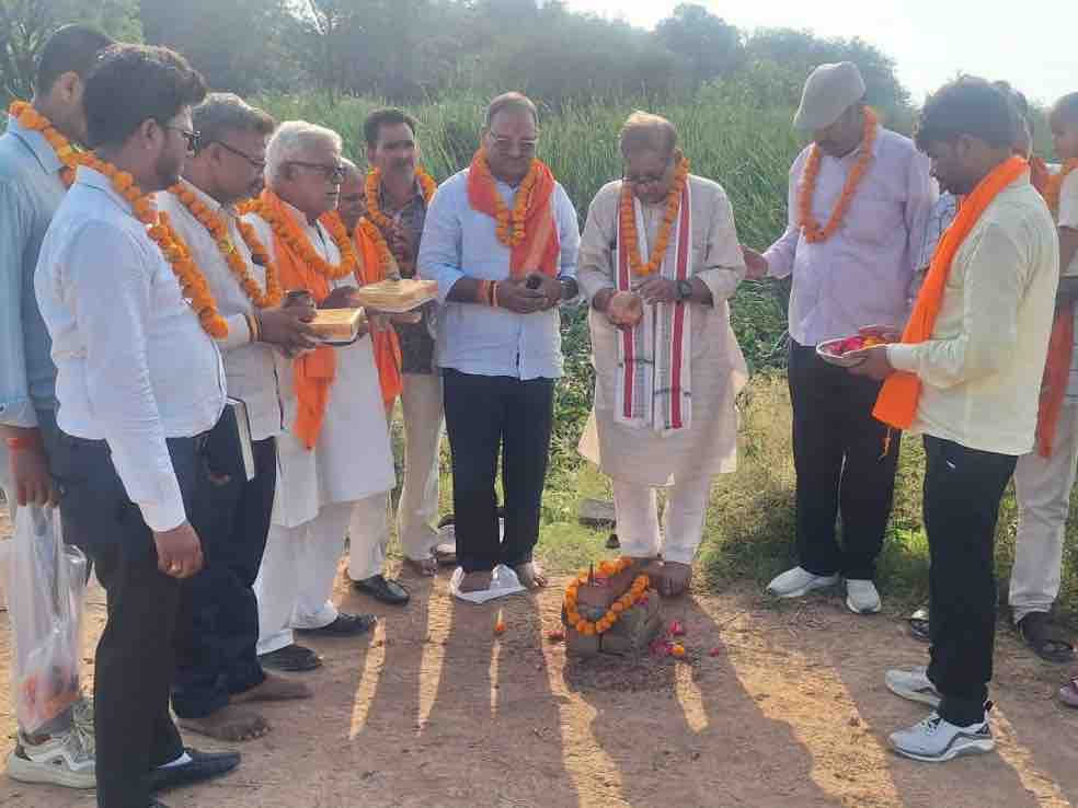 Sarojininagar Lucknow: MLA Fund Road Construction Starts | Dr ...