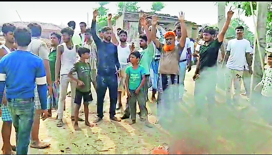 Villagers angry over stopping of road construction in Mahmadi