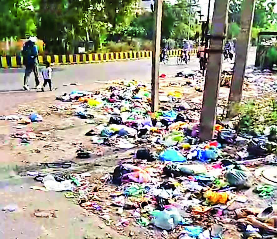 Ranjit Avenue... heaps of garbage in C-Block