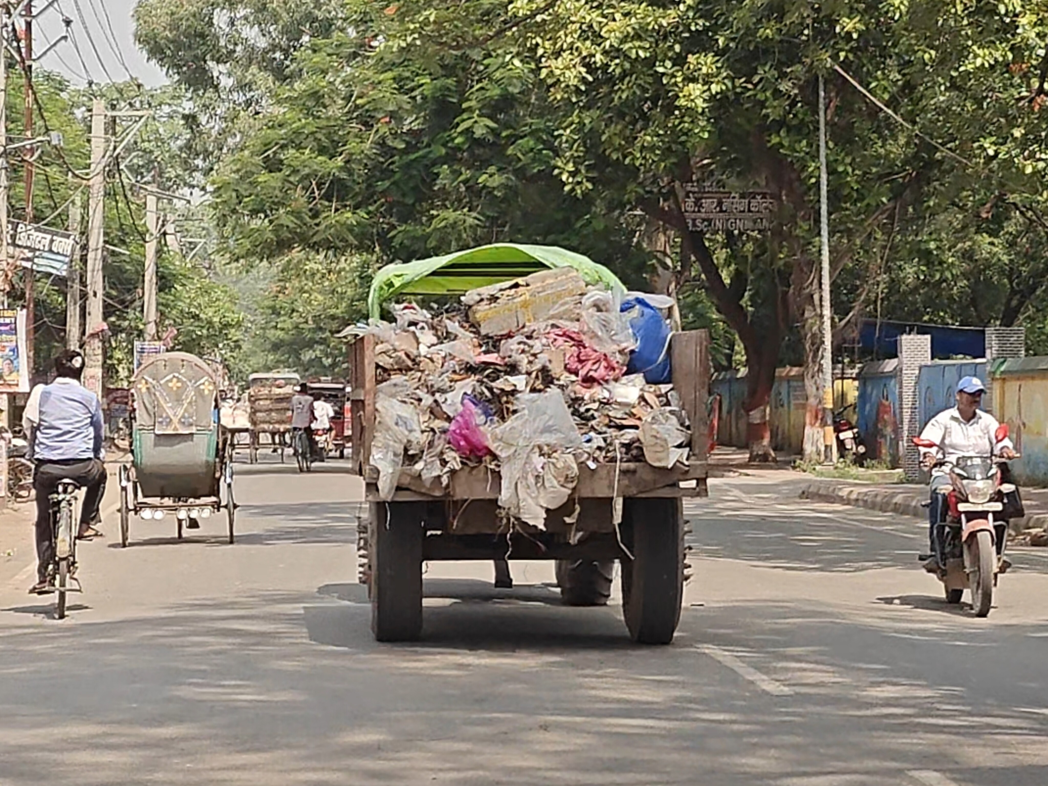Chhapra Kooda Agency Negligence | Open Tractor Waste Spreading