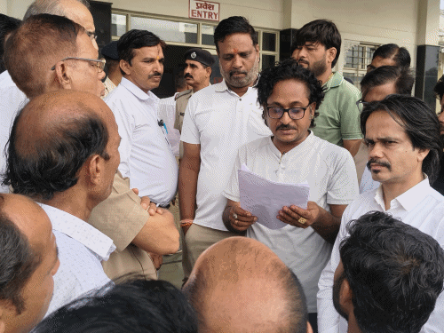 Badi Sadri Zinc Waste Railway Track Probe Demand | Govt Assures Committee