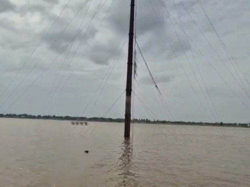 Rajghat Kukra Village Becomes Island; Residents Refuse to Leave ...
